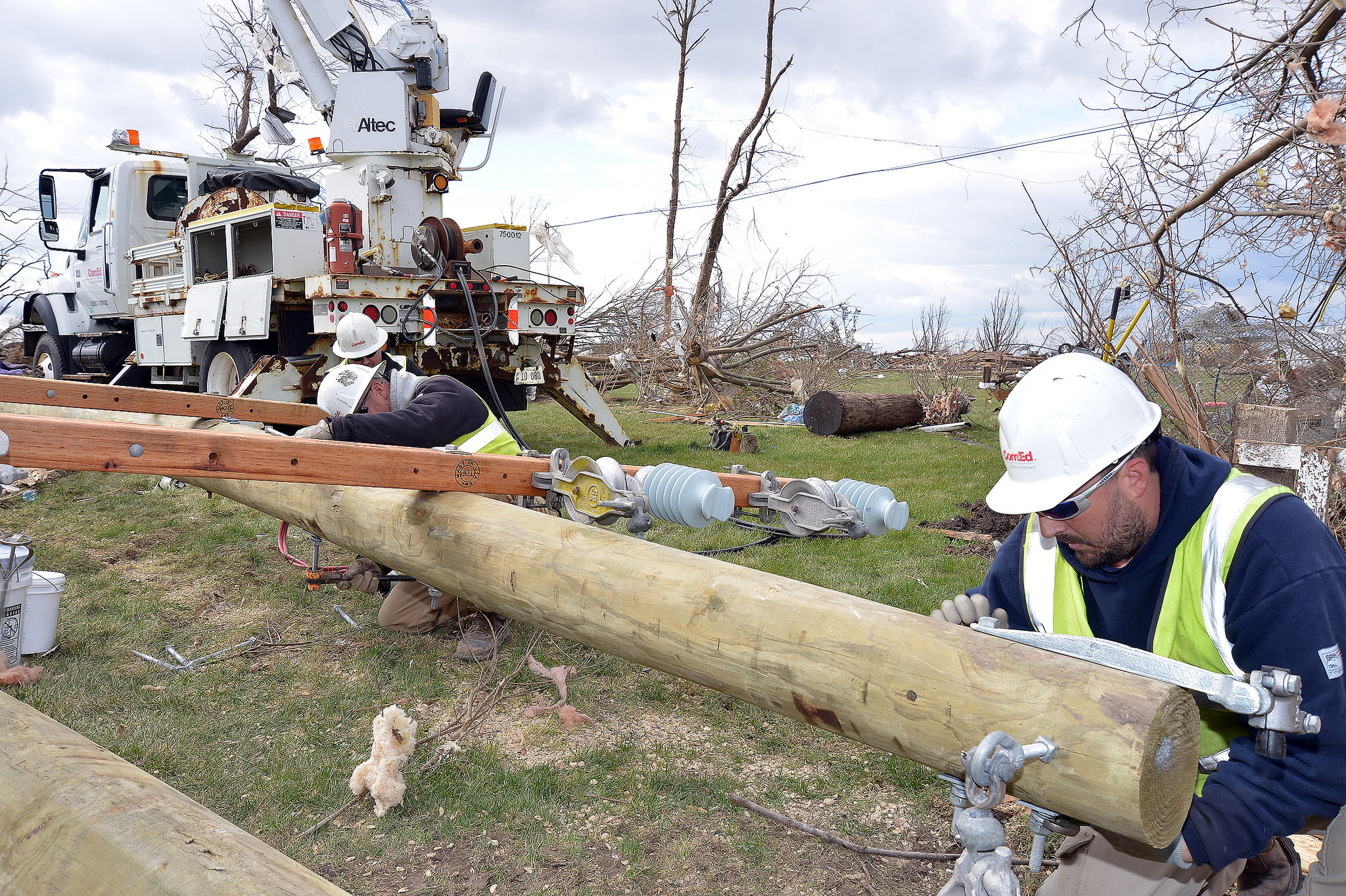 Getting the power back on after storms : Powering Lives Network