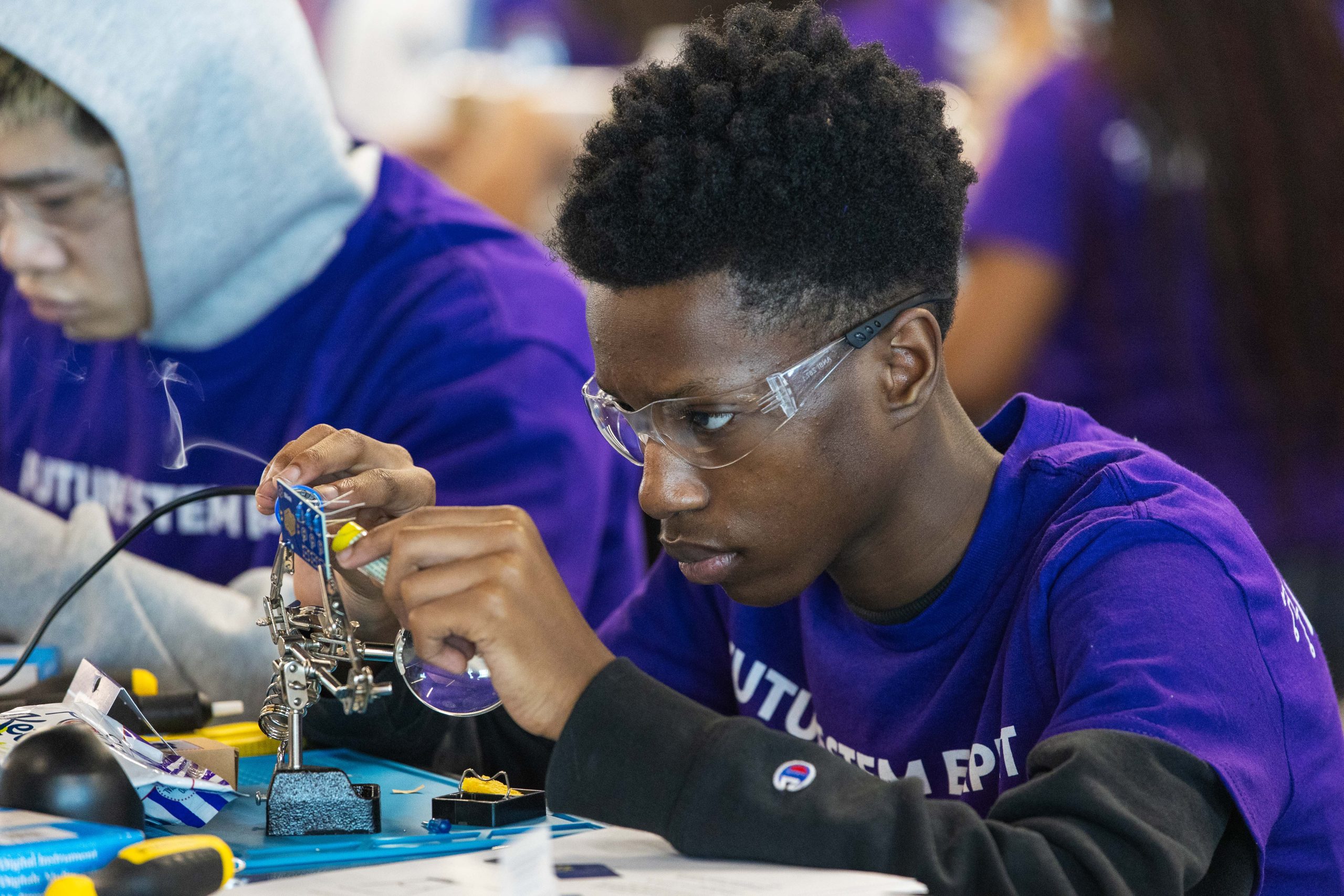 Solar Energy Powers Teens’ Cell Phones and Futures! : Powering Lives ...