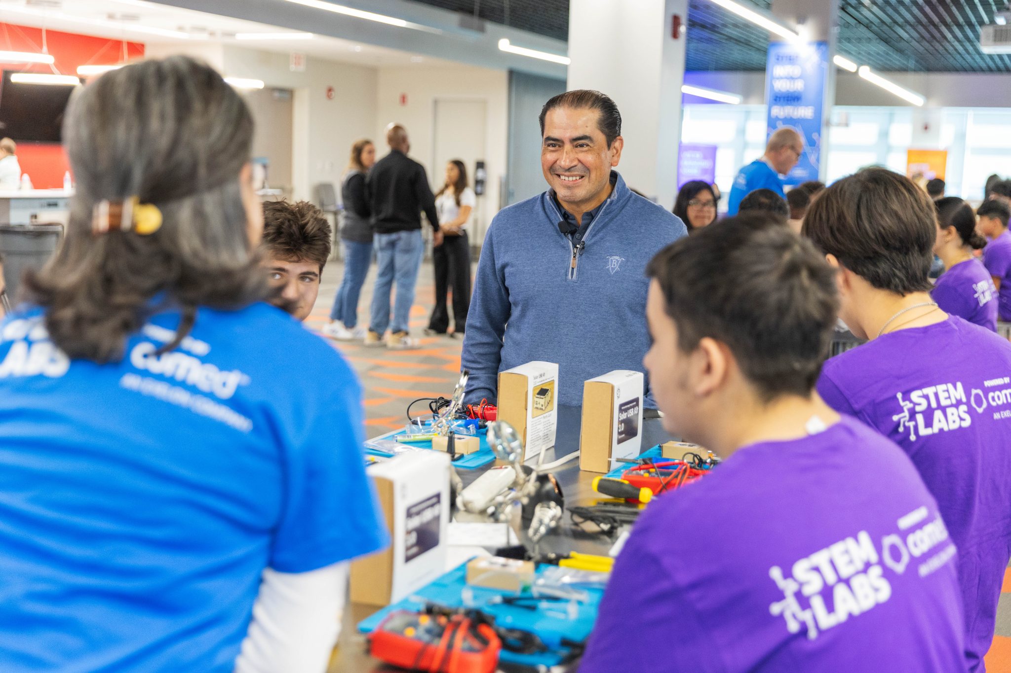 ComEd’s Hispanic Heritage Month STEM Lab Inspires Next Generation of ...